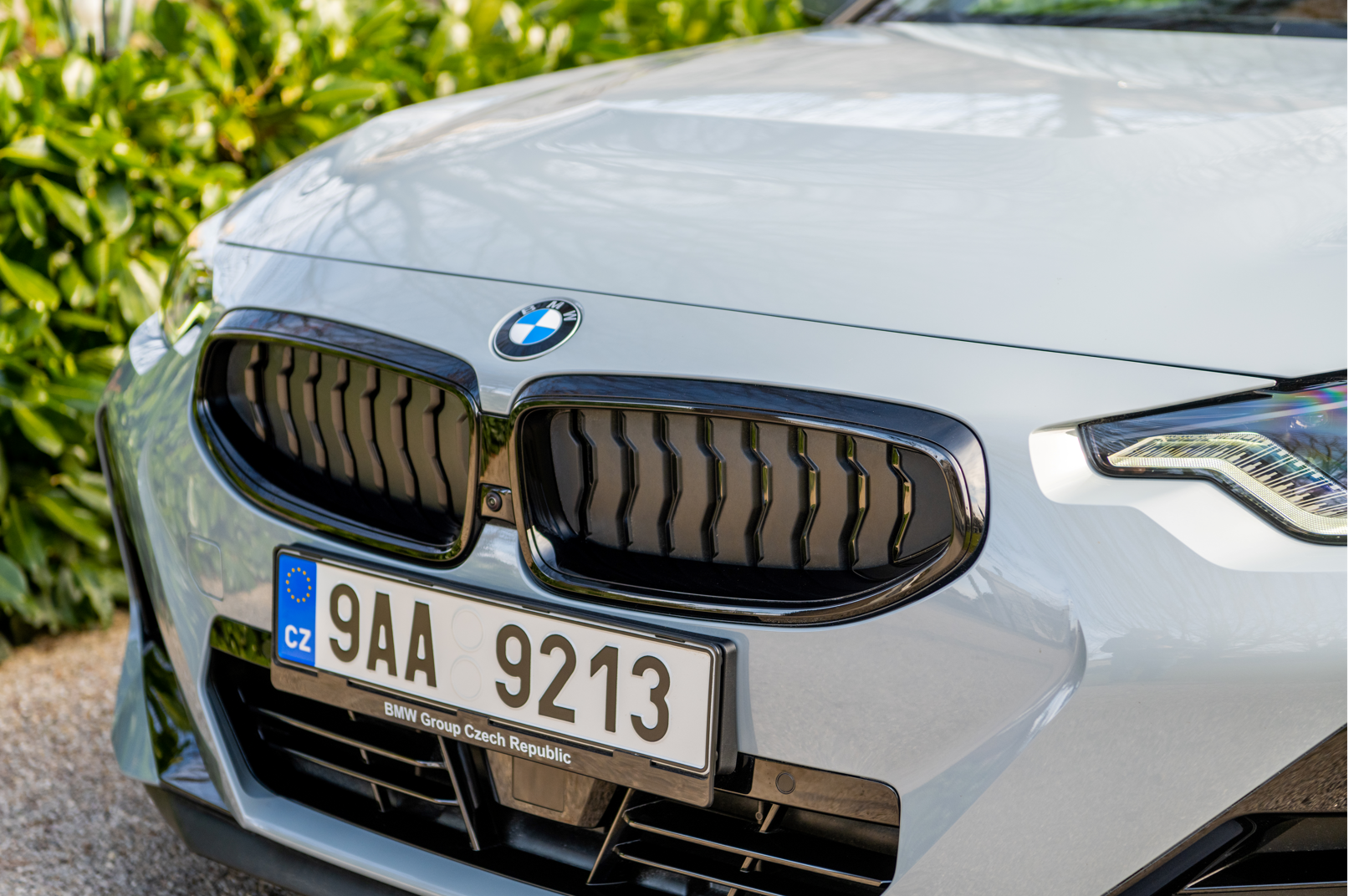 BMW M Performance 原廠 Shadow Line 高亮黑 水箱罩 / 黑鼻頭 For G42 | Grandy-Automotive